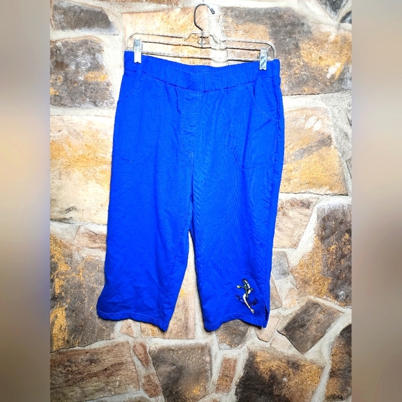 Pants & Jumpsuits | Quacker Factory Blue Anchor Capris | Poshmark